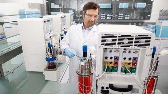 pH Control in Bioreactors - Eppendorf US