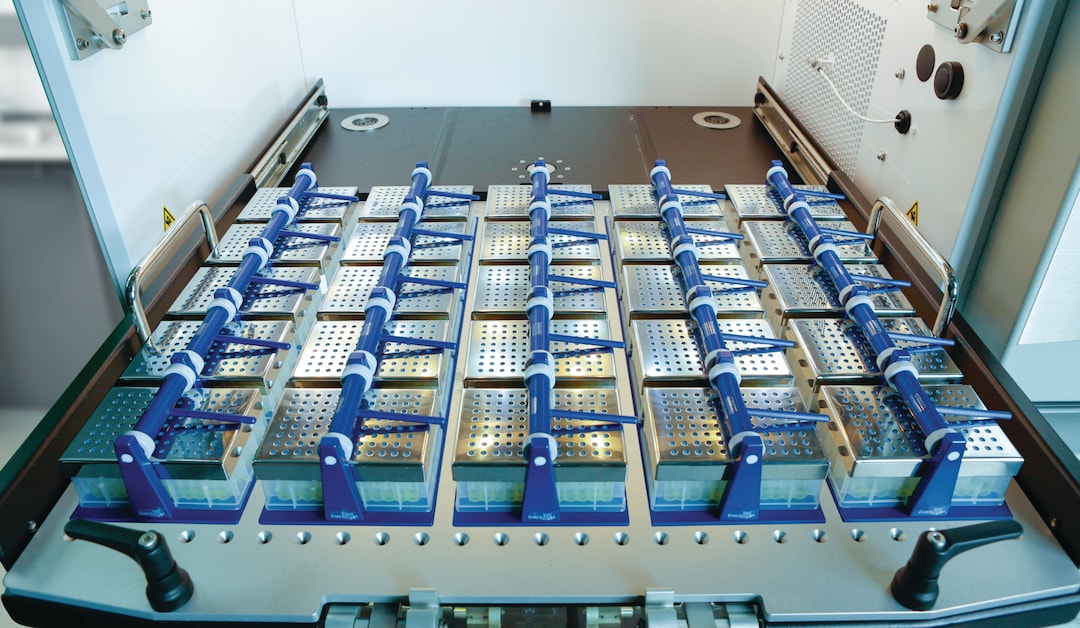 Innova® S44i - Stackable Incubator Shaker