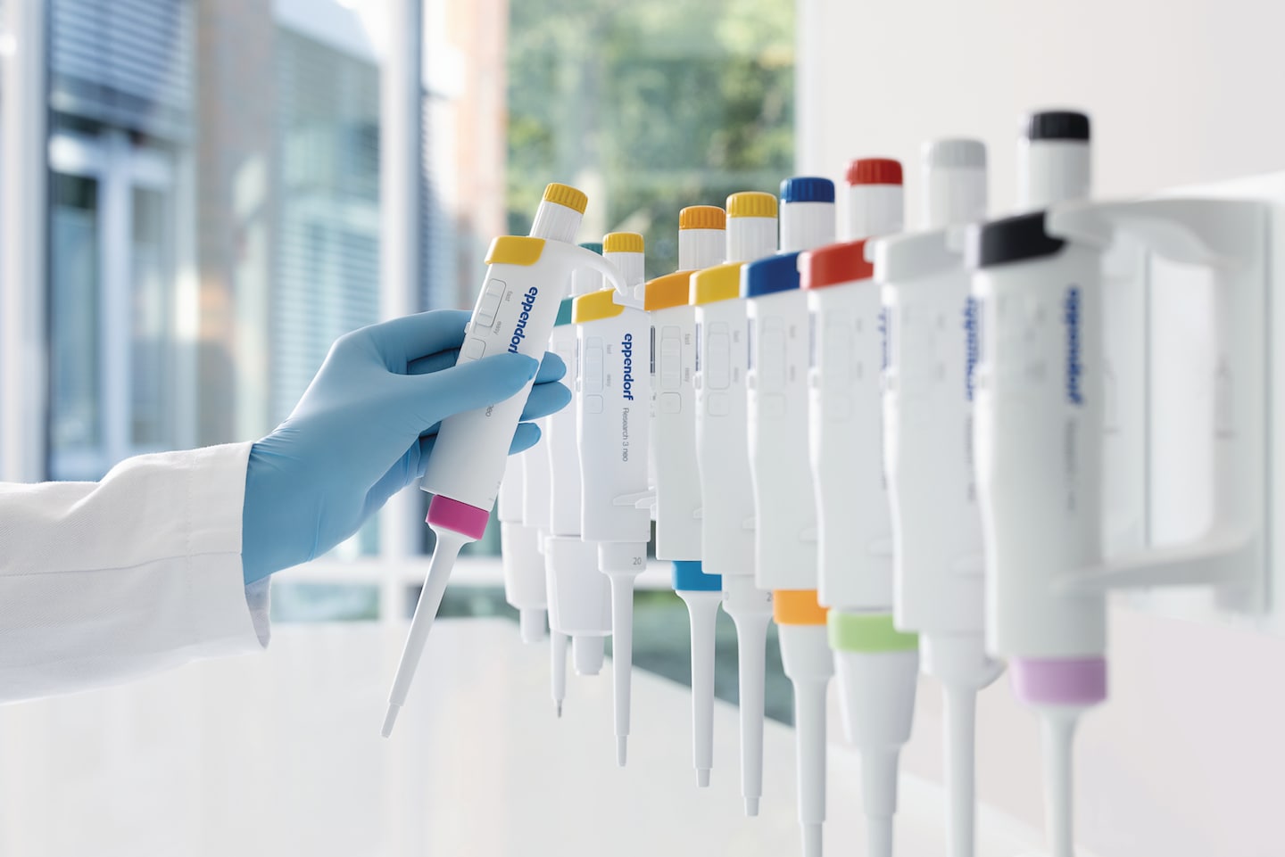 Eppendorf Research® 3 neo | Ergonomic 1-channel pipettes