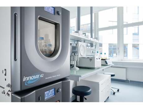 New Brunswick Innova® 42/42R - Stackable Incubator Shaker - Eppendorf India