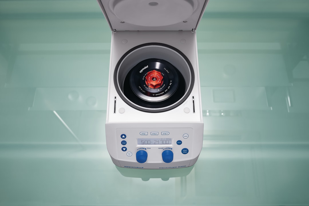 Centrifuge 5425/5425 R | The 24-place Lab Standard