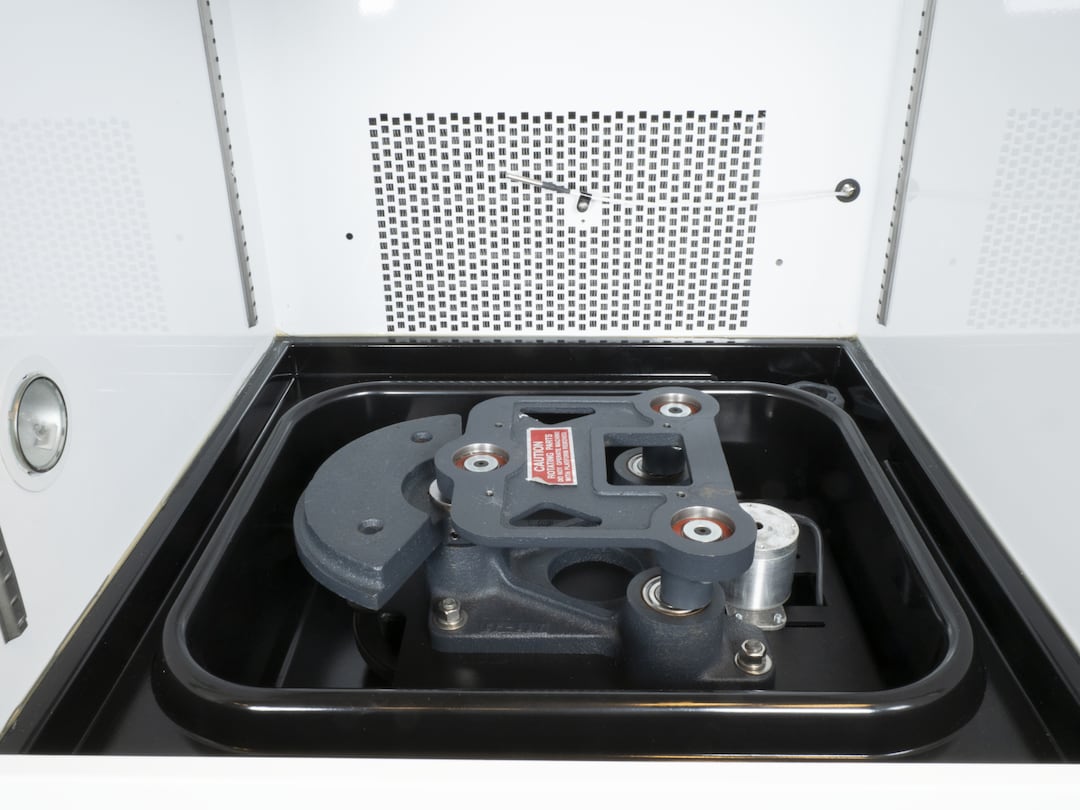 New Brunswick Innova® 42/42R - Stackable Incubator Shaker