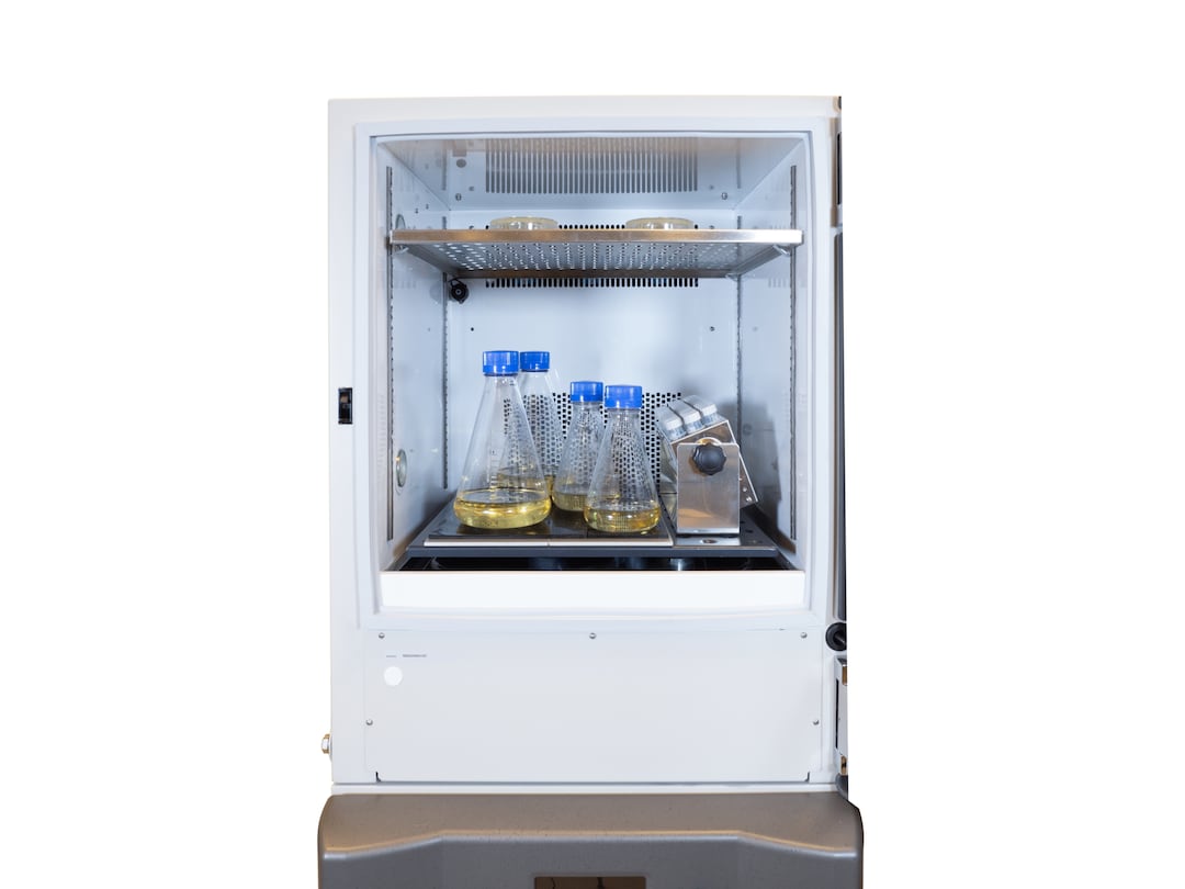 New Brunswick Innova® 42/42R - Stackable Incubator Shaker